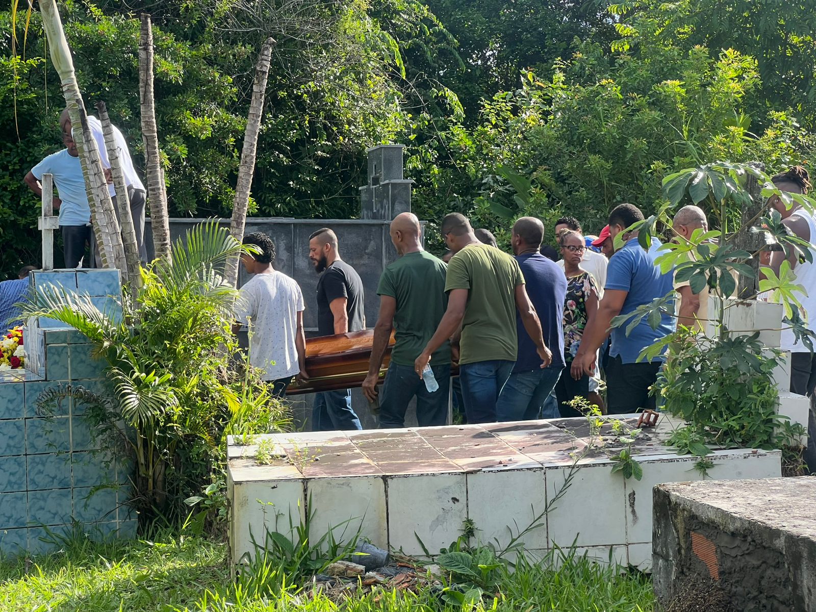 Entre lágrimas, cantos e rezas, Tairu se despede de Maria José Lima ...